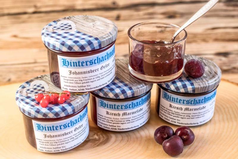 Verschiedene Marmeladen aus naturreinen Früchten | Offlineshop ...